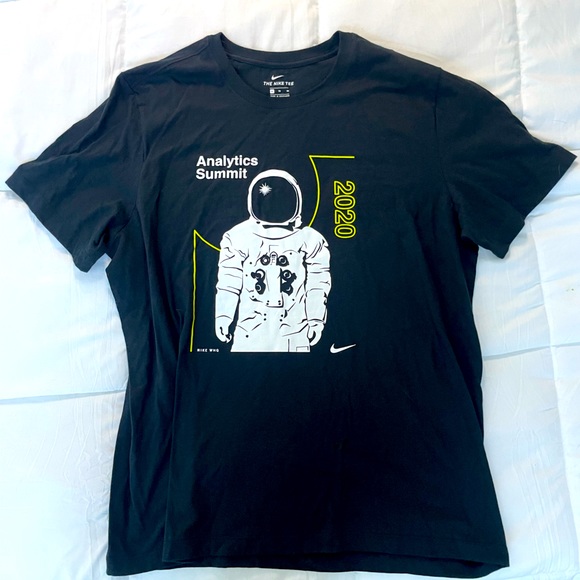 Nike | Shirts | New Nike Moonshots Analysis Summit 220 Astronaut Black ...